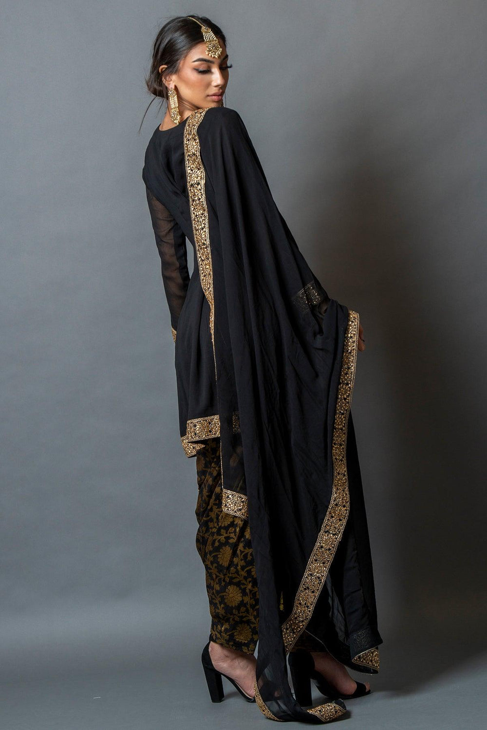 Black and gold salwar kameez | Buy Nala By Gulnaaz Khan